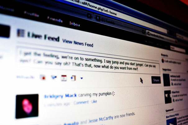 30 Trends That Millennials Can’t Believe They Once Thought Were “Cool ...