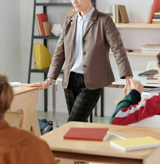 25 Awkward Tales Of Classroom Mishaps Shared By Former Students | DeMilked