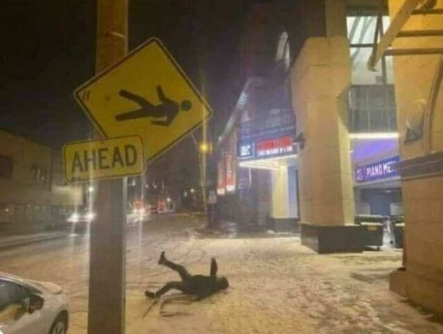 25 Of The Most Amusing Signs Spotted In Public | DeMilked