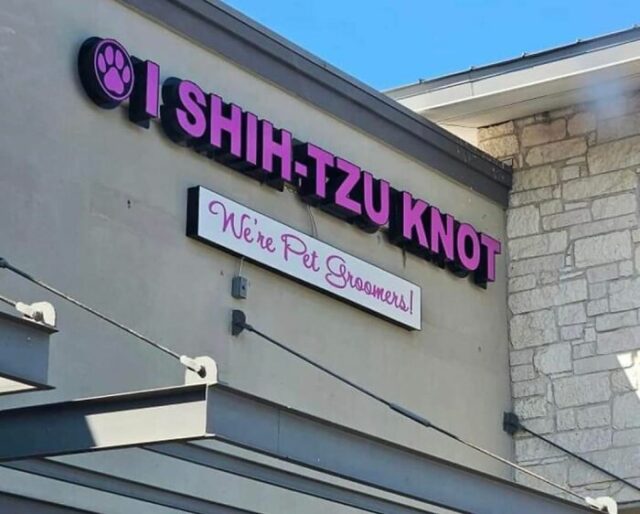 25 Of The Most Amusing Signs Spotted In Public | DeMilked