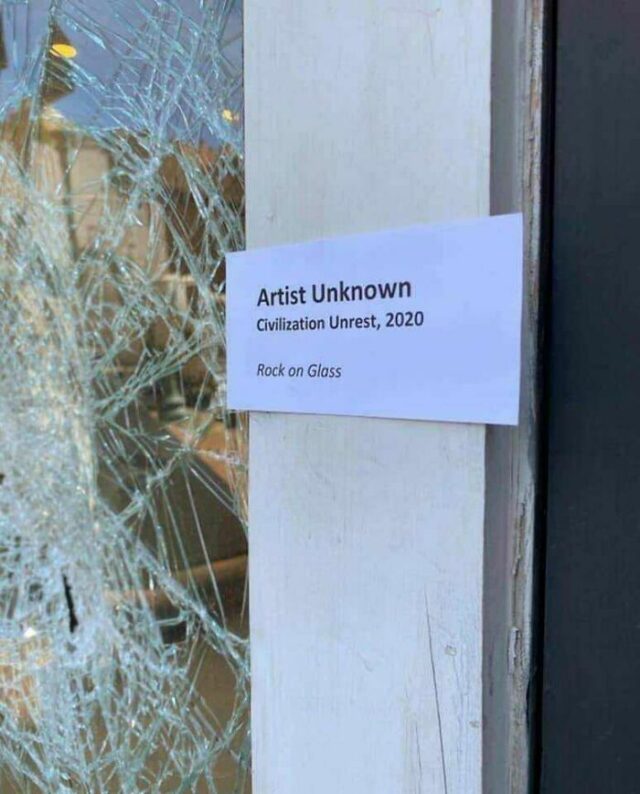 25 Of The Most Amusing Signs Spotted In Public | DeMilked