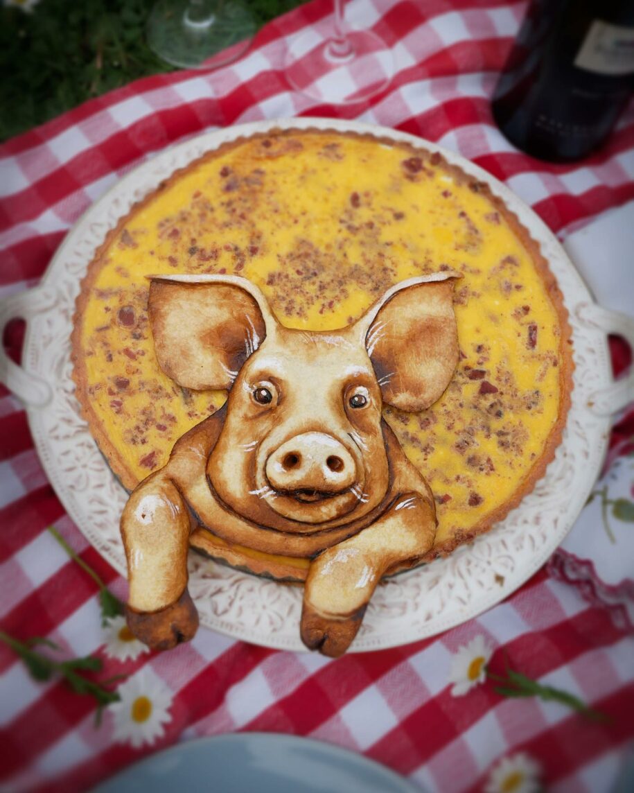 20 Photos Showcasing Devoney Scarfe’s Artistic Pies | DeMilked