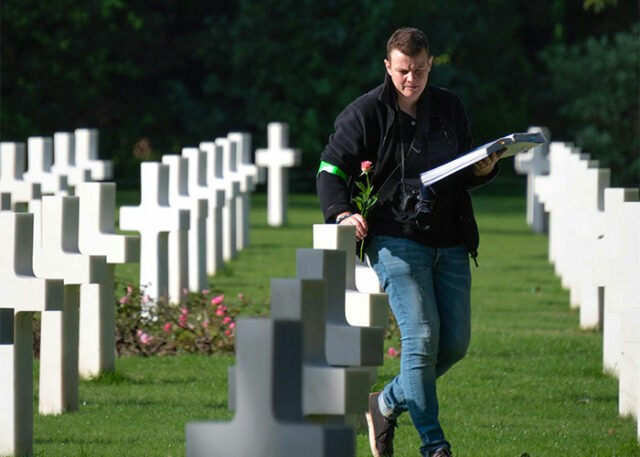 25 Inappropriate, Crazy Or Strange Funerals Folks Have Witnessed | DeMilked