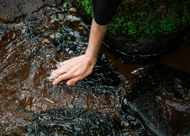 25 Inappropriate, Crazy Or Strange Funerals Folks Have Witnessed | DeMilked