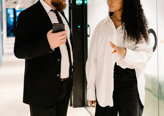 25 Unsolicited Things Coworkers Have Said In The Office | DeMilked