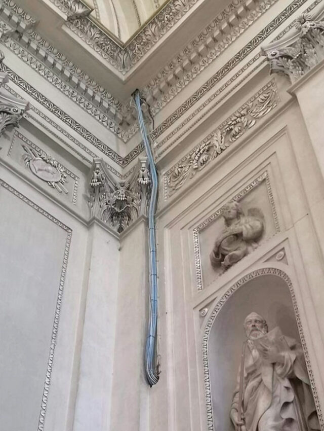 40 Examples Of Public Spaces Where Designers Made Bad Decisions | DeMilked