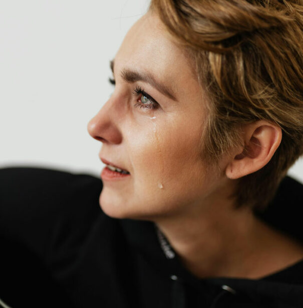 25 Deep Regrets People Find Still Haunt Them To This Day | DeMilked