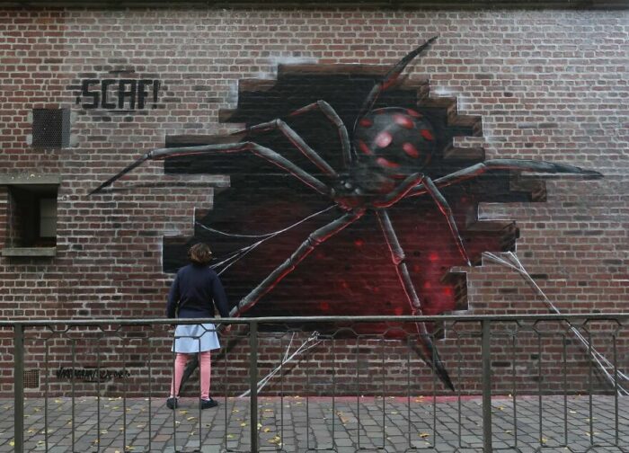 This Artist Paints Creepy But Cool 3D Graffiti That's Not For The Faint ...