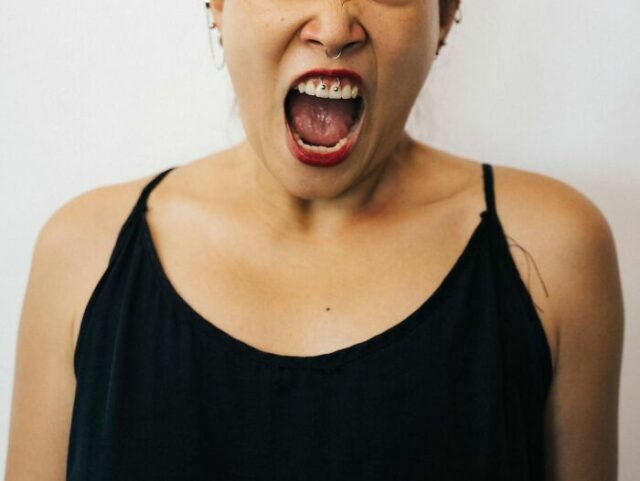 40 Strange Unwritten Household Rules People Grew Up With | DeMilked