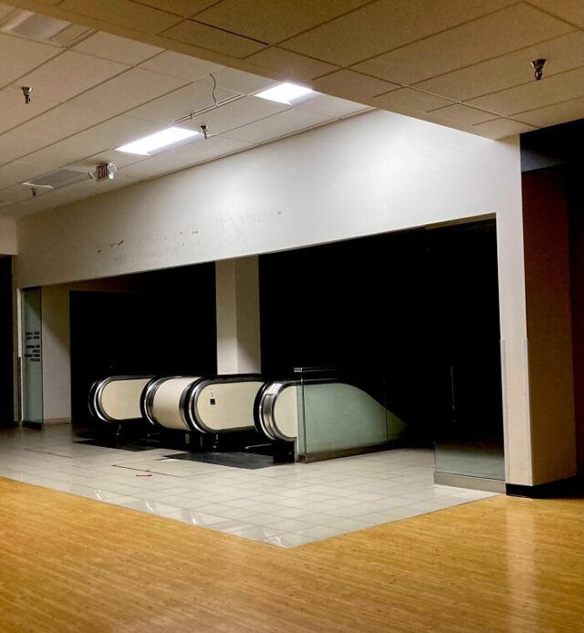 40 Hauntingly Eerie Liminal Places That Defy The Bounds Of Reality ...