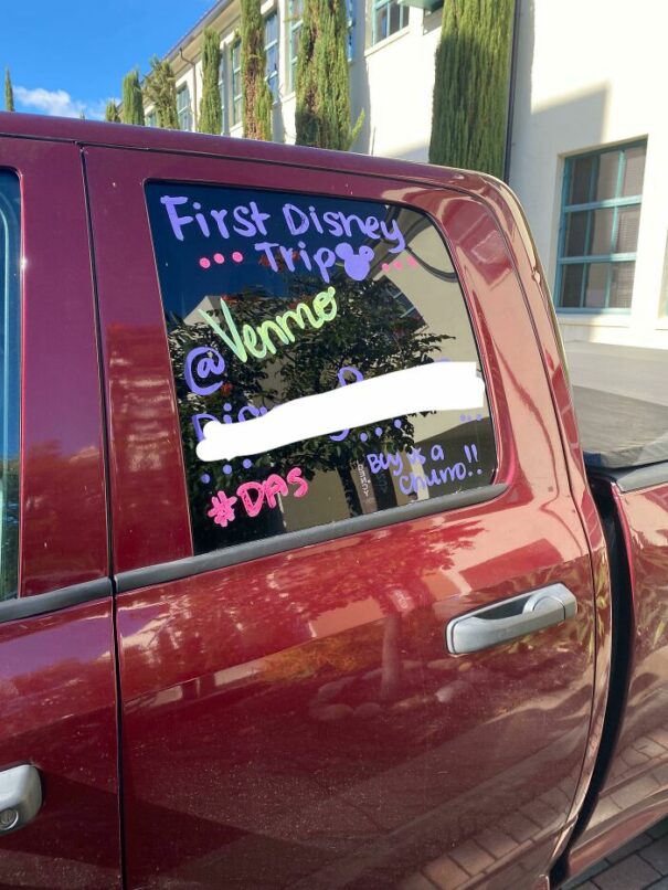 40 Of The Most Ignorant And Rude Behaviours Exhibited By Tourists ...