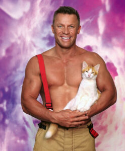 25 Pics Of Stunning Heroes With Cuddly Animals From The 2025 Australian ...