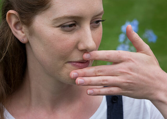 30 Common Quirky Habits That Nobody Will Admit To | DeMilked