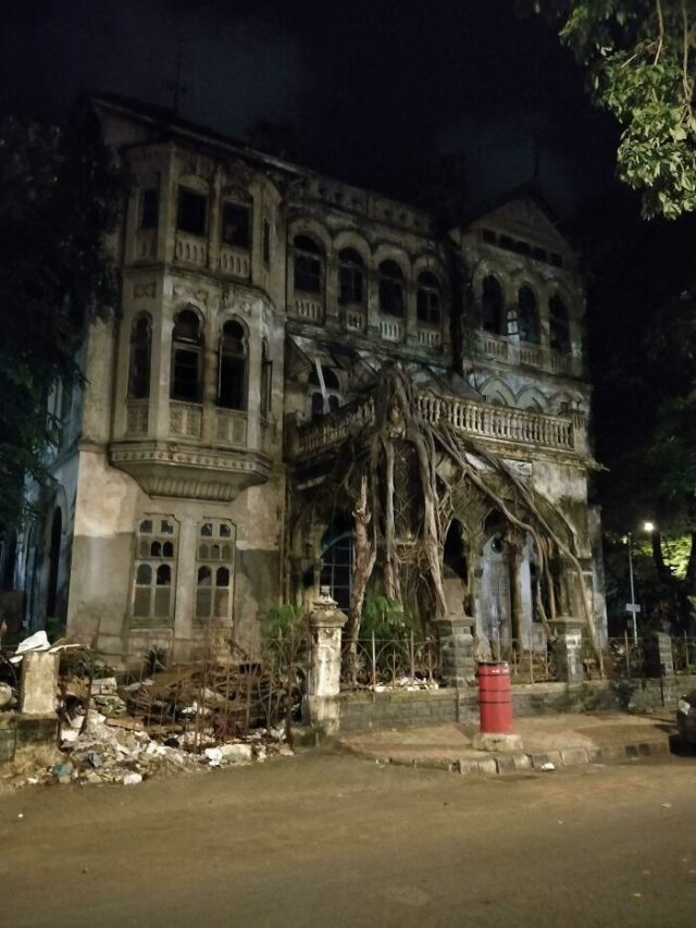 25 Buildings With Such Dark Vibes, They Could Be Straight Out Of A ...