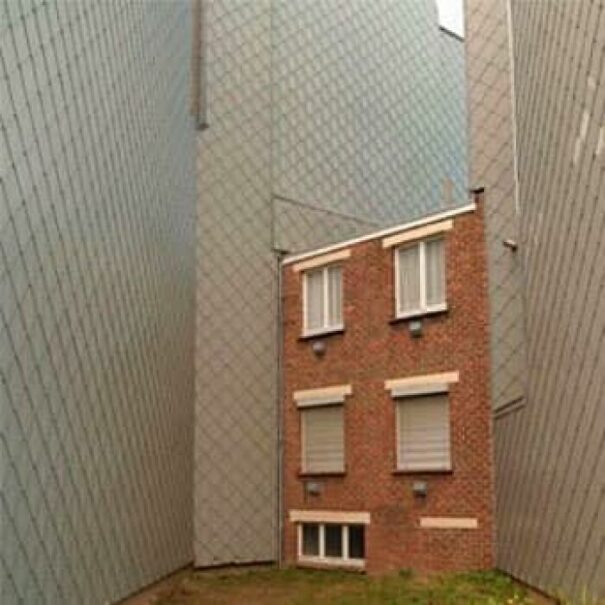 25 Of The Worst Building Designs By Architects | DeMilked