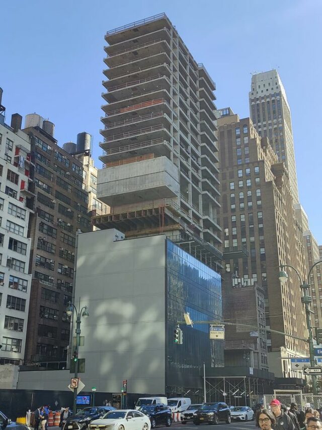 25 Of The Worst Building Designs By Architects | DeMilked