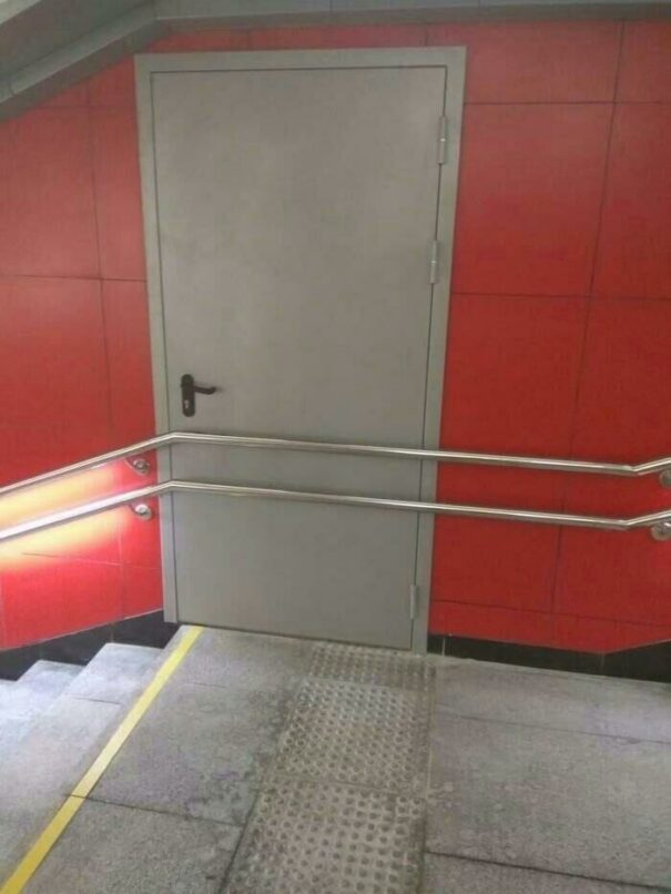 25 Of The Worst Building Designs By Architects | DeMilked