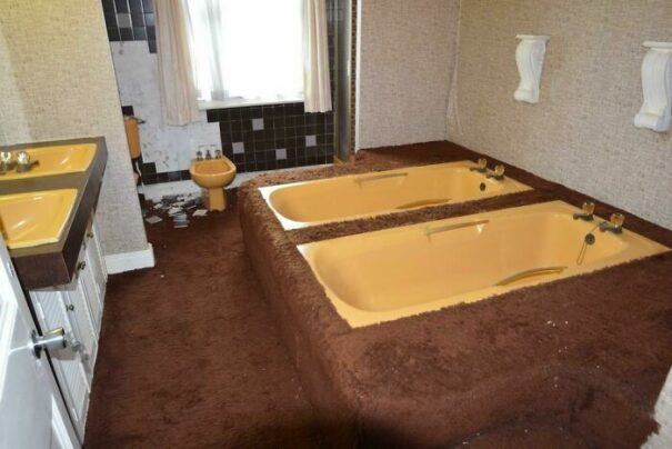 40 Of The Most Hilarious Bathroom Designs Found Online | DeMilked