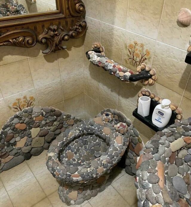 40 Of The Most Hilarious Bathroom Designs Found Online | DeMilked