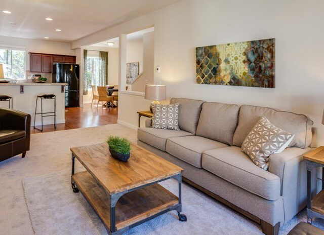 “No Sheets On Their Bed”: 30 Warning Red Flags Of An Unstable Home ...