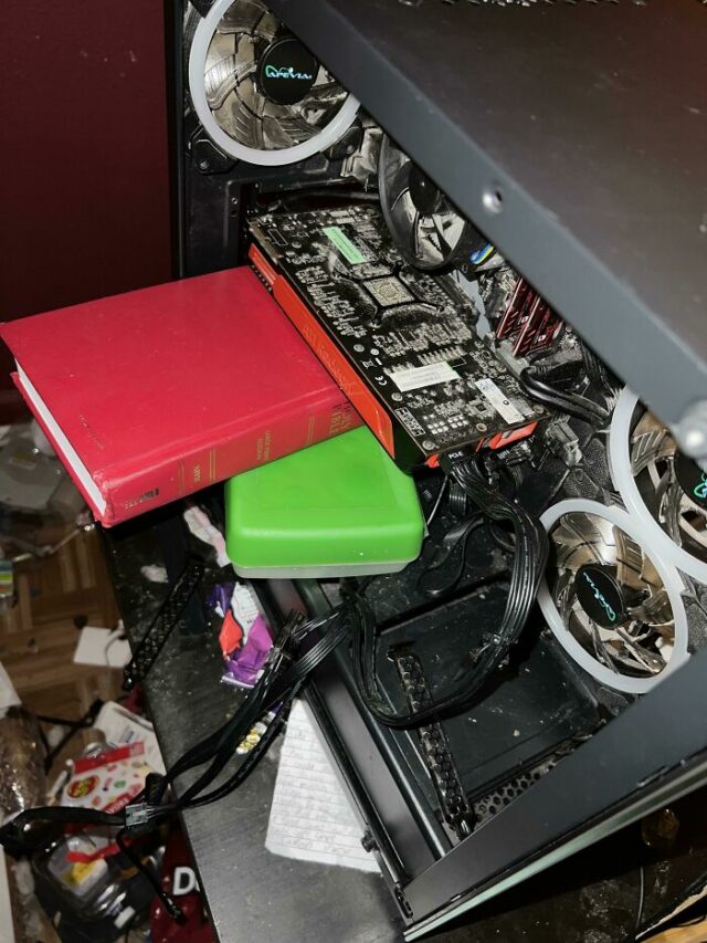 40 Of The Funniest Computer Fails Tech Support Have Dealt With | DeMilked