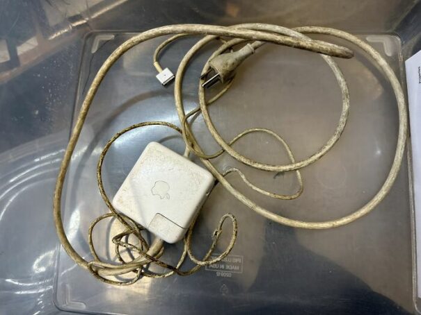 40 Of The Funniest Computer Fails Tech Support Have Dealt With | DeMilked