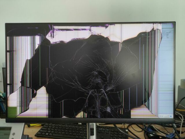 40 Of The Funniest Computer Fails Tech Support Have Dealt With | DeMilked