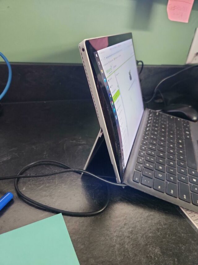 40 Of The Funniest Computer Fails Tech Support Have Dealt With | DeMilked