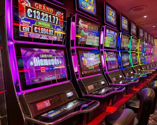 25 Weird Coincidences People Find Hard To Explain | DeMilked