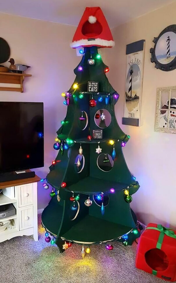 35 Photos Of The Most Creative Christmas Trees | DeMilked