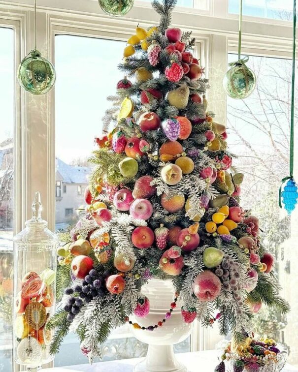35 Photos Of The Most Creative Christmas Trees | DeMilked