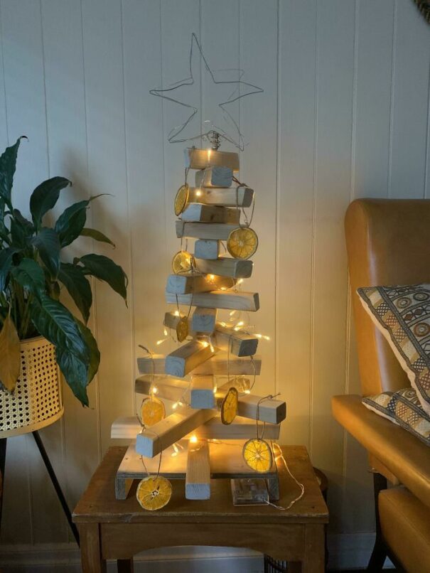 35 Photos Of The Most Creative Christmas Trees | DeMilked