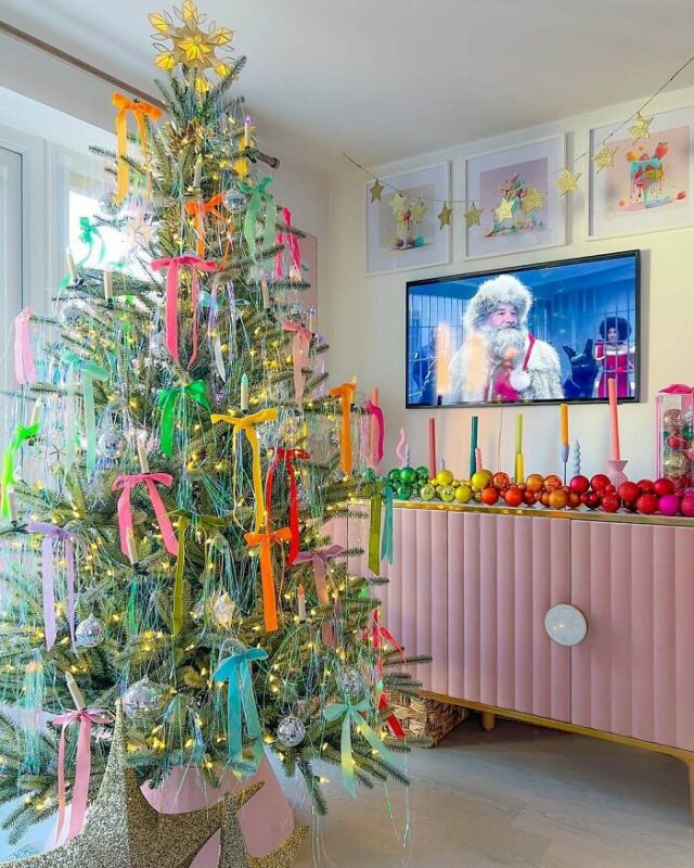 35 Photos Of The Most Creative Christmas Trees | DeMilked