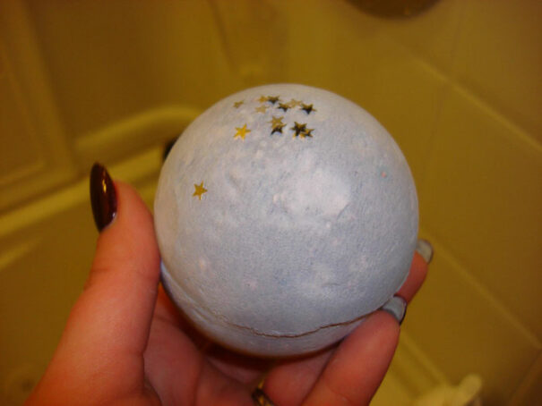 25 Of The Most Awful Christmas Presents People Have Gotten | DeMilked