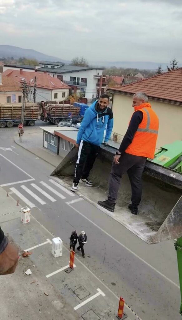 25 Confusing Photos Which Prove That Perspective Matters | DeMilked