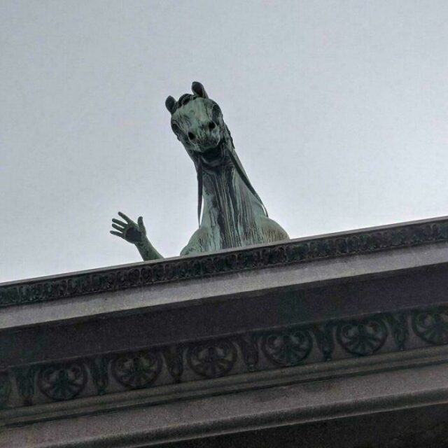 25 Confusing Photos Which Prove That Perspective Matters | DeMilked