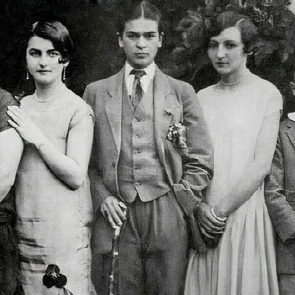 25 Historical Photos That Capture Moments Lost In Time | DeMilked