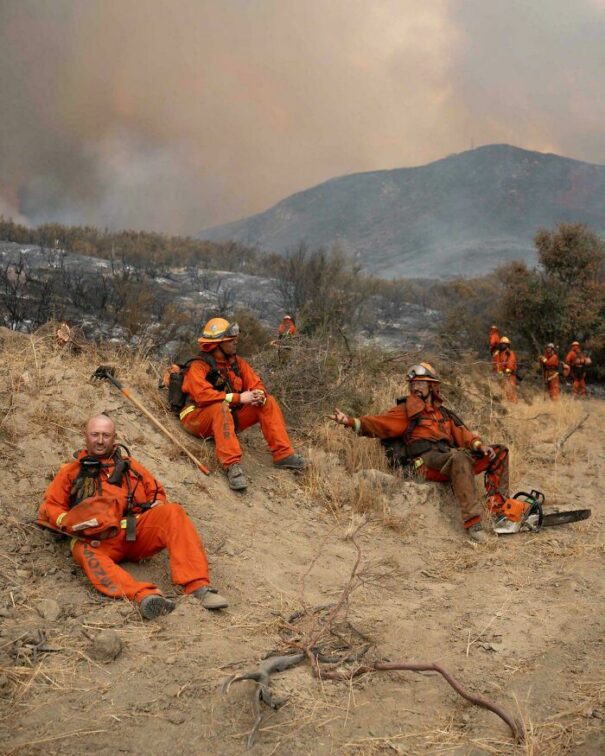 35 Photos Displaying The Resilience Of Humans In The Face Of Disaster ...