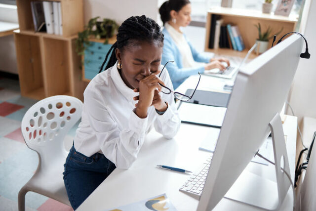 25 Of The Wildest Workplace Stories, According To People | DeMilked