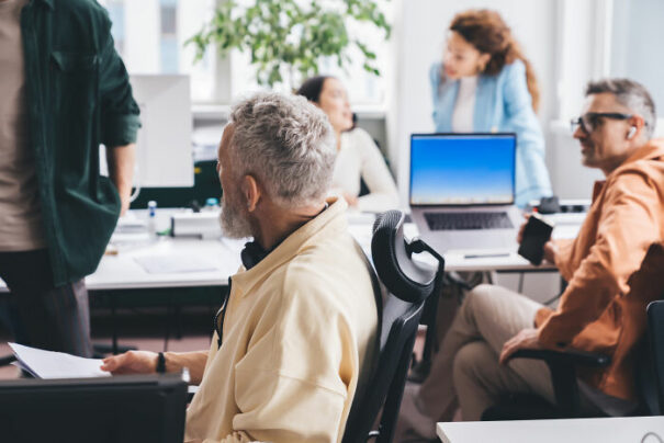 25 Of The Wildest Workplace Stories, According To People | DeMilked