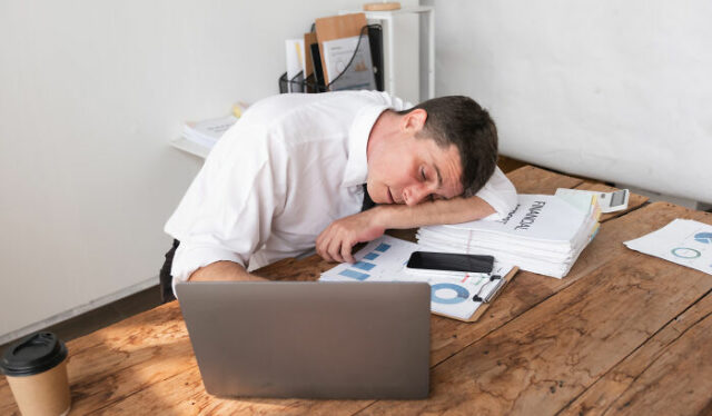 25 Of The Wildest Workplace Stories, According To People | DeMilked