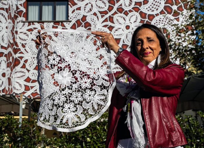 This Artist Paints Amazing Lace Murals To Add A Touch Of Magic In Urban ...