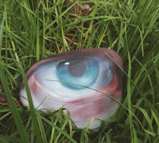 8 Unusual Creations From Jennifer Allnutt’s Eyes On Stones Project ...