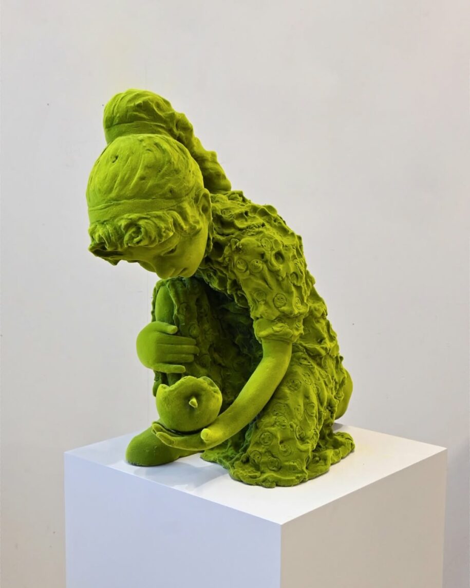 15 Mesmerizing Photos Of Moss-Draped Sculptures Captured By Kim ...