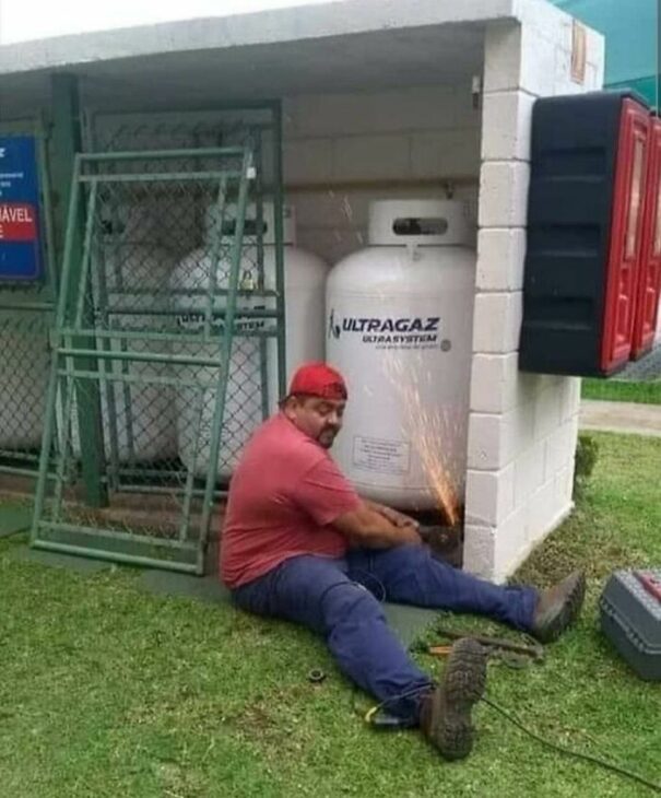 35 Photos That Prove Just How Dumb Men Can Be | DeMilked
