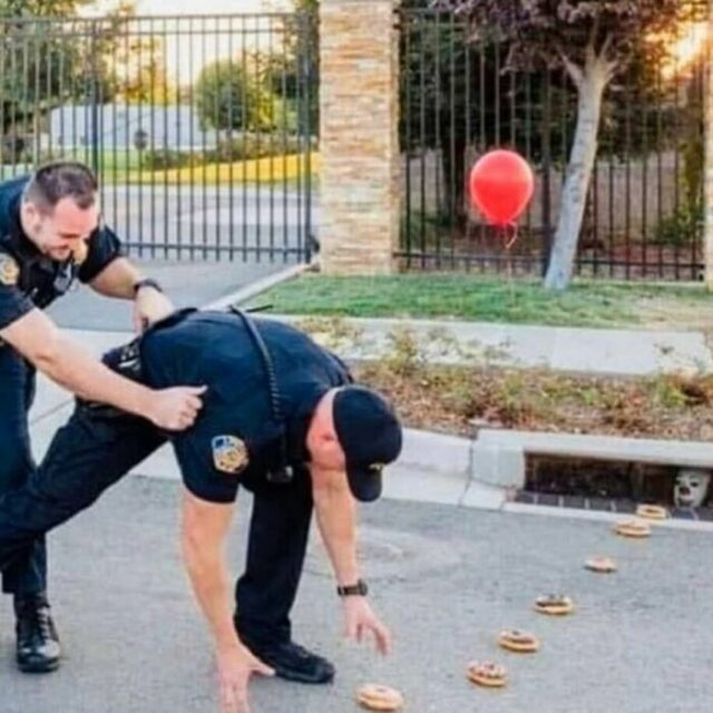 Cursed Images: 25 Photos That Create More Questions Than Answers | DeMilked