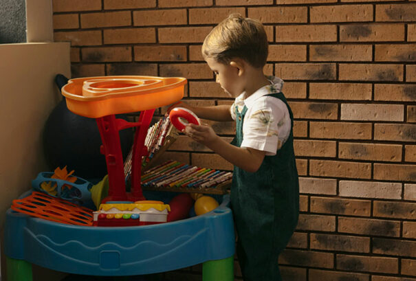 25 Distressing Events Witnessed As Children That Only Made Sense As An ...