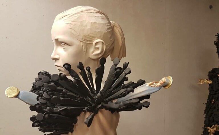 10 Wooden Sculptures Of Children With A Powerful Message By Gehard ...