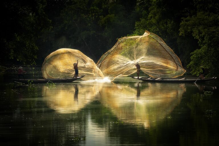 20 Incredible Shots By Zay Yar Lin That Reveal Asia’s Heart And Spirit ...