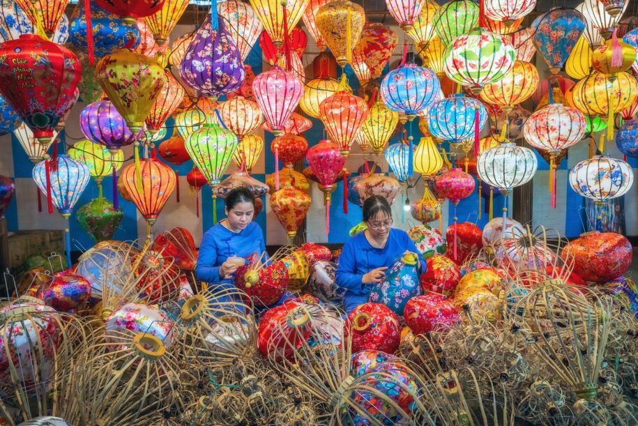 20 Incredible Shots By Zay Yar Lin That Reveal Asia’s Heart And Spirit ...